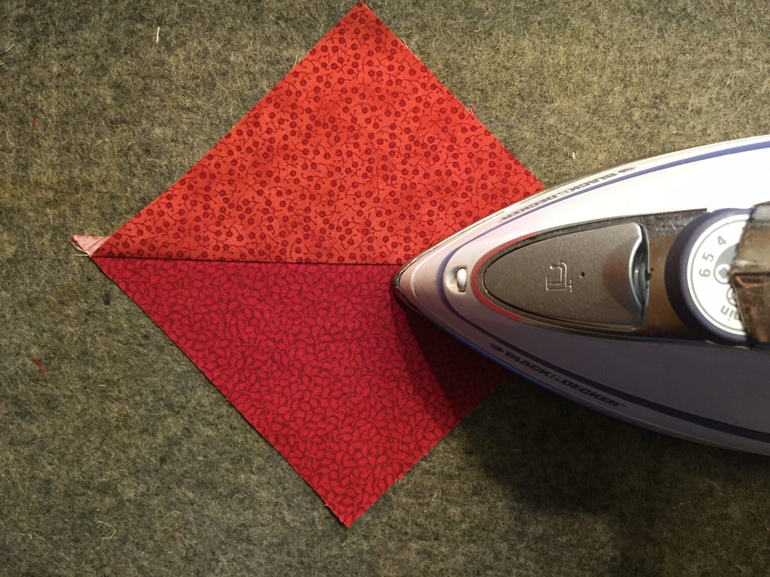 Quarter Square Sawtooth Star Quilt Block for Beginners - lakegirlquilts