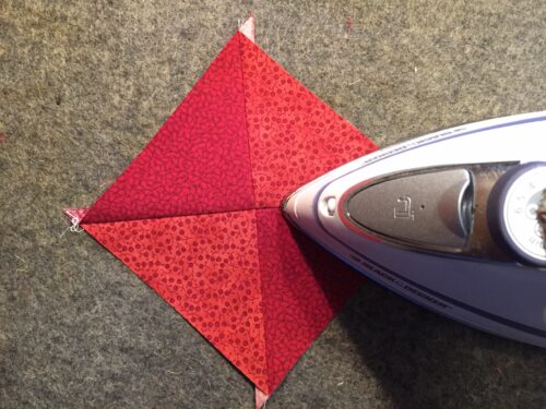 Easy Quarter Square Triangle Blocks for Beginners - lakegirlquilts