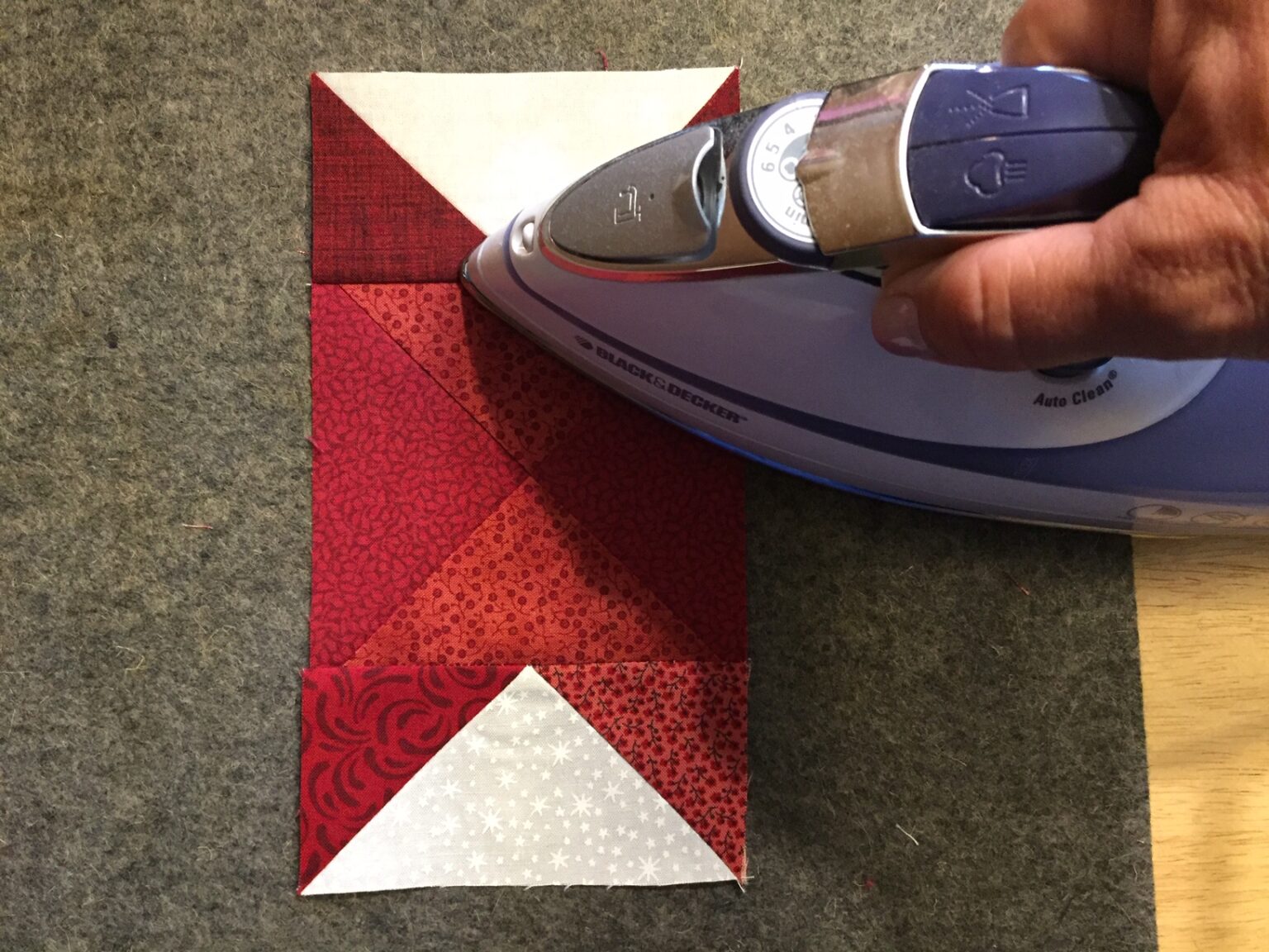 Quarter Square Sawtooth Star Quilt Block for Beginners - lakegirlquilts