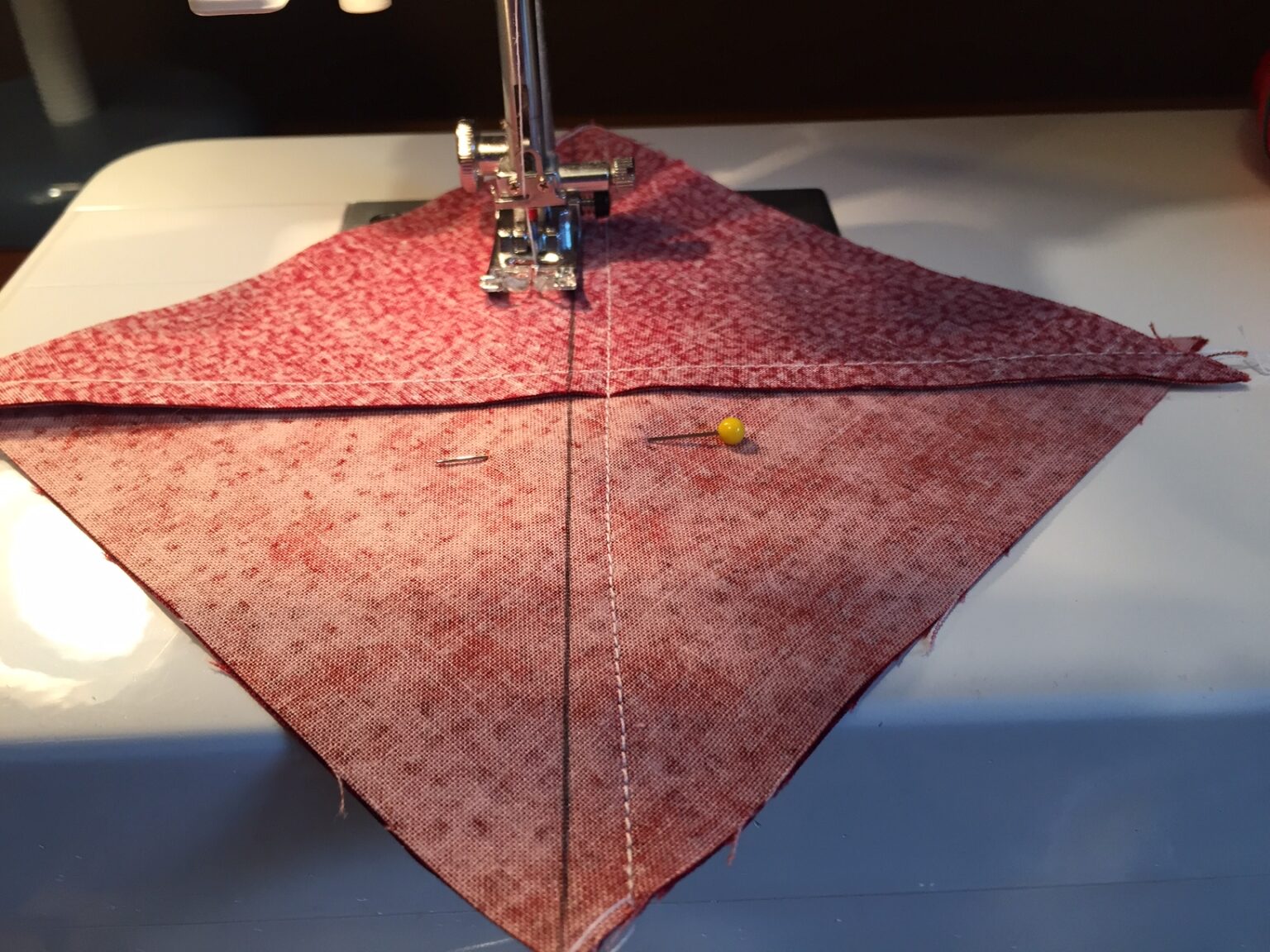 Easy Quarter Square Triangle Blocks for Beginners - lakegirlquilts