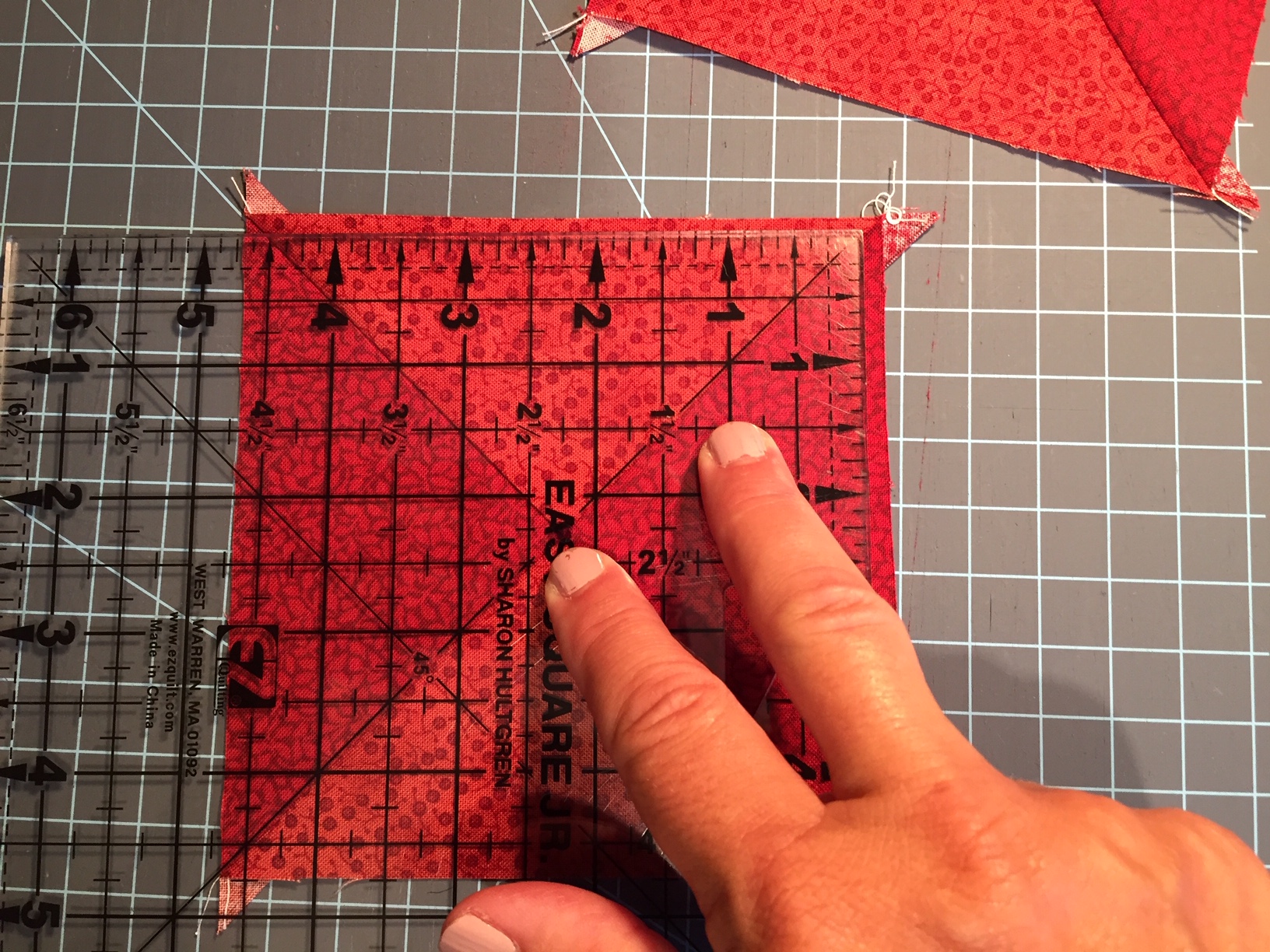 Easy Quarter Square Triangle Blocks for Beginners - lakegirlquilts