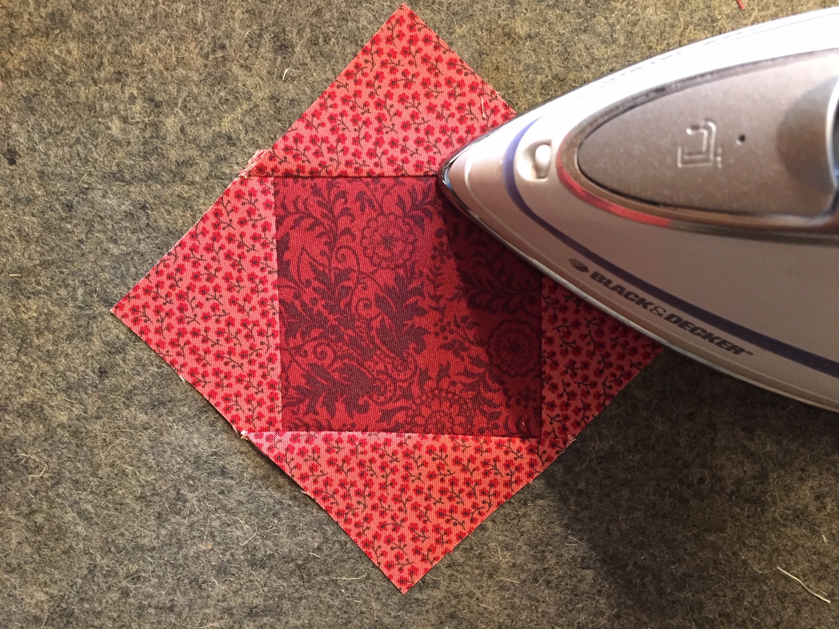 Square in a Square Sawtooth Quilt Block for Beginners - lakegirlquilts