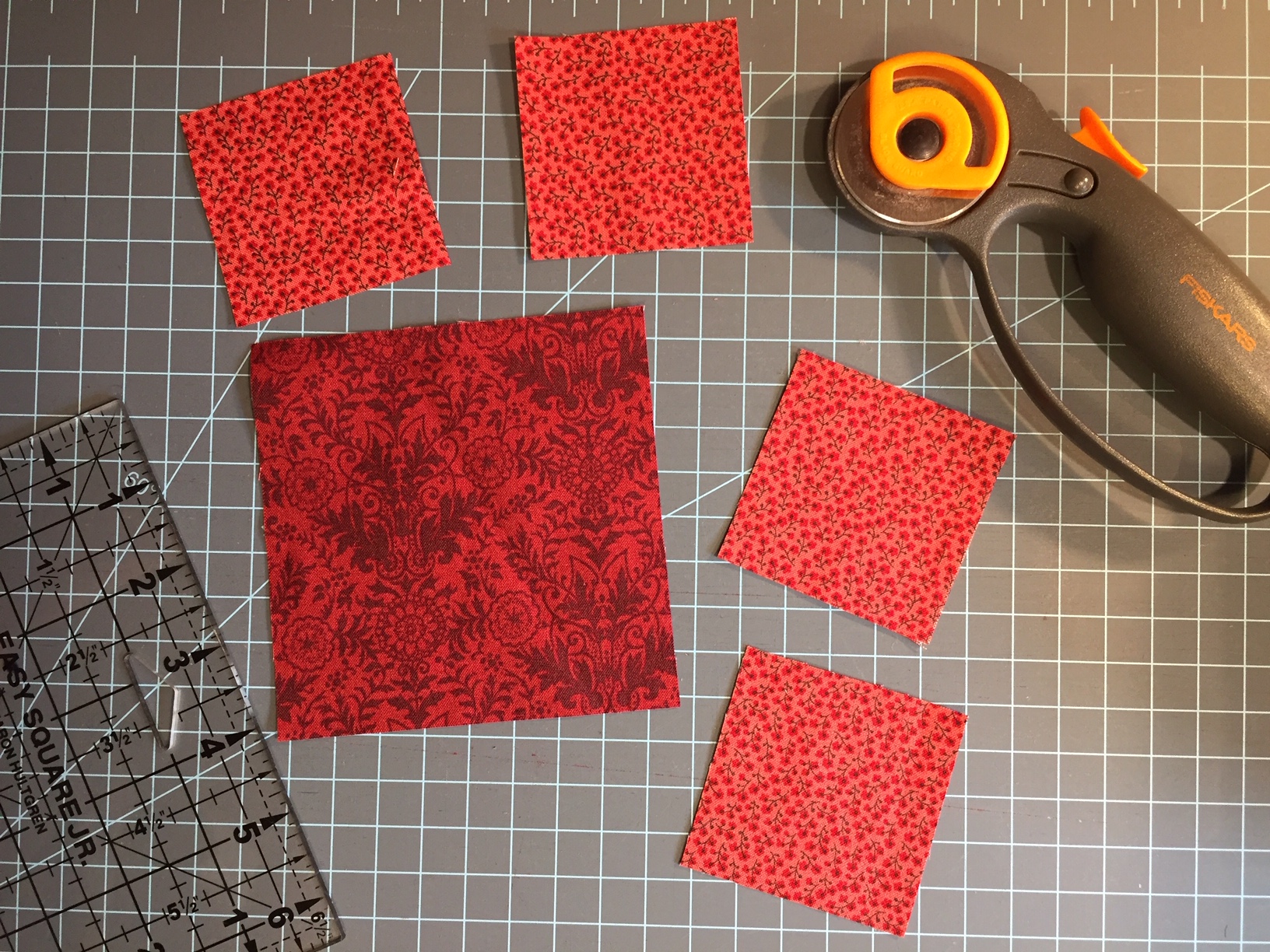 How to Make a Square in a Square Quilt Block for Beginners - lakegirlquilts