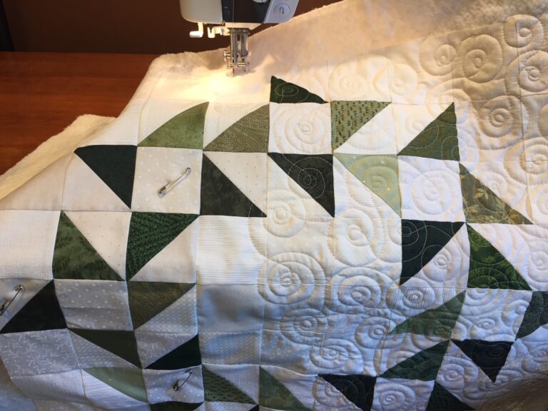 Evergreen Wreath Quilt ~ Easy Pattern for Beginners - lakegirlquilts