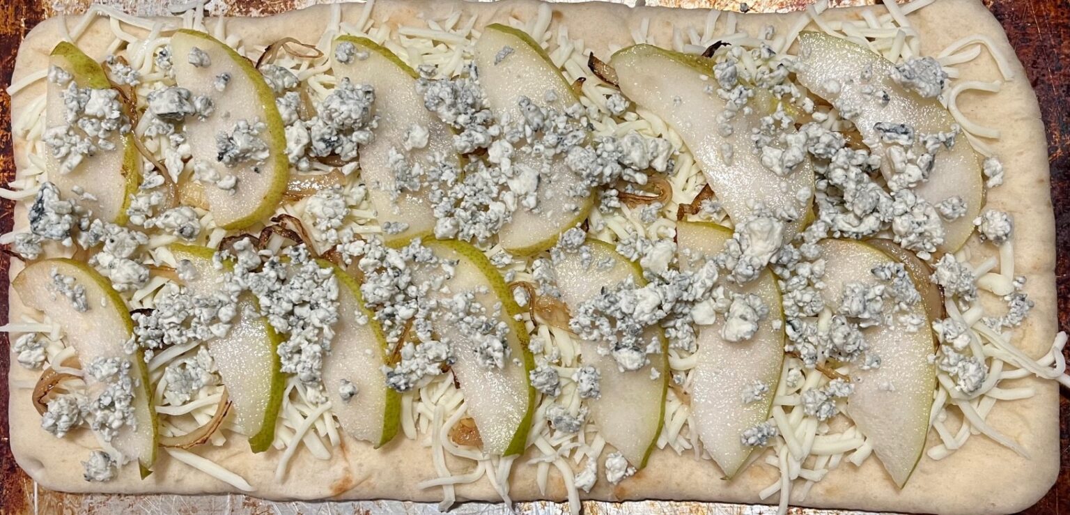 Honey Pear Blue Cheese Flatbread - lakegirlquilts