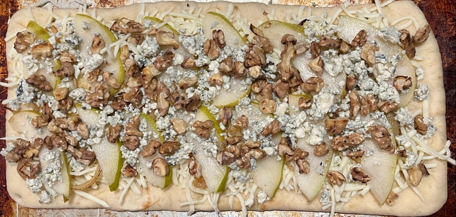 Honey Pear Blue Cheese Flatbread - lakegirlquilts
