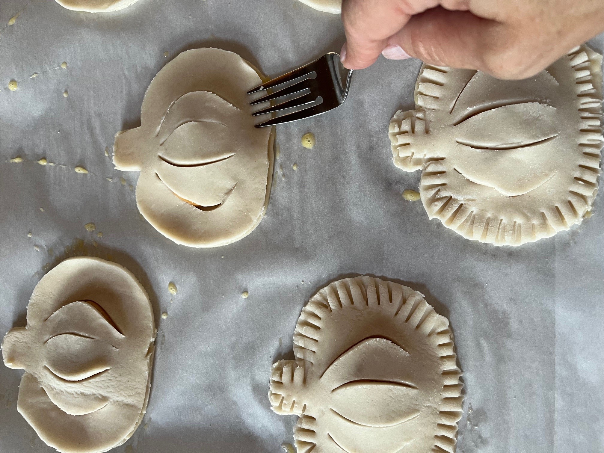Homemade Pumpkin Pie Hand Pies: Easy and Adorable! - lakegirlquilts