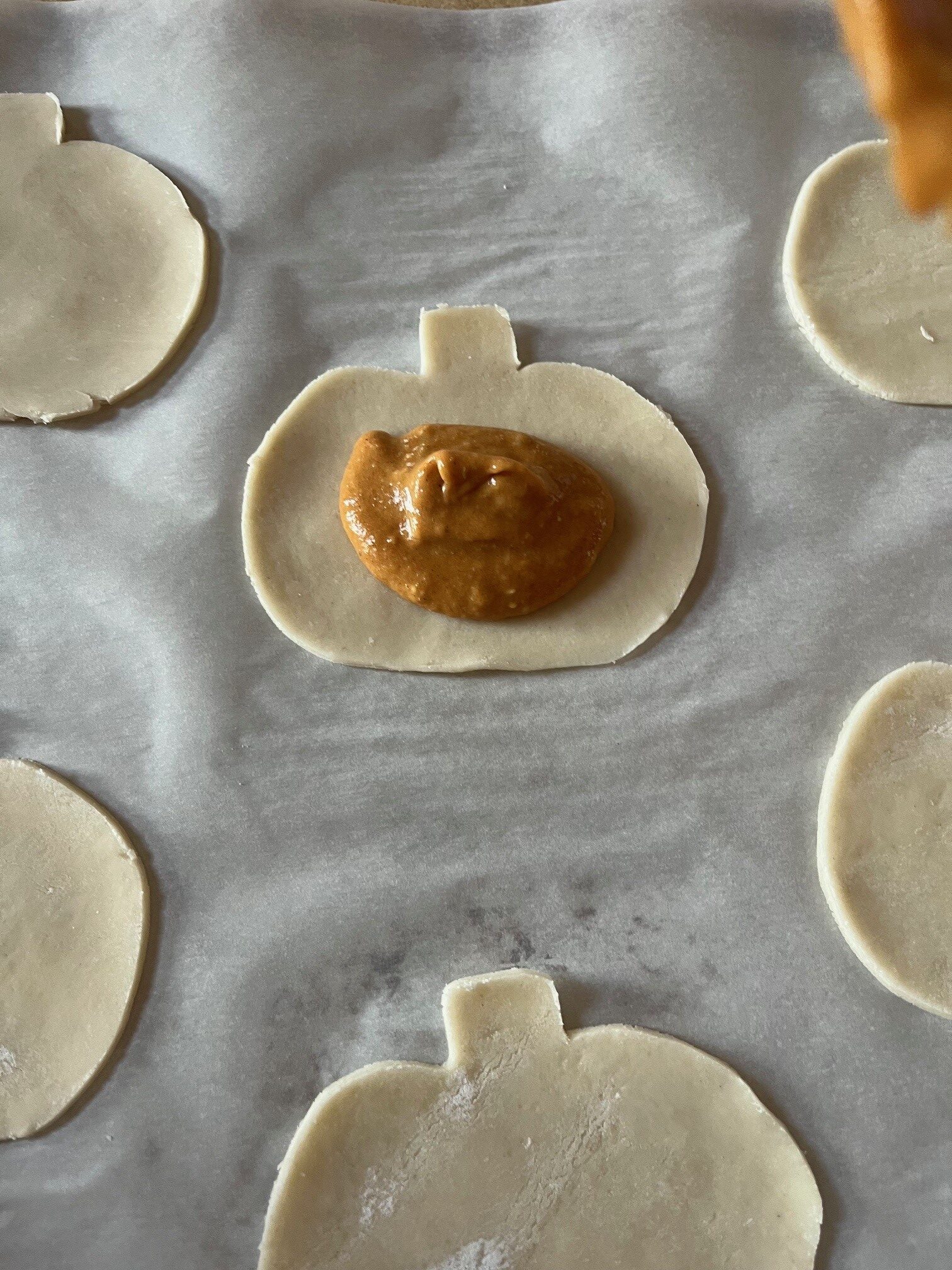 Homemade Pumpkin Pie Hand Pies: Easy and Adorable! - lakegirlquilts