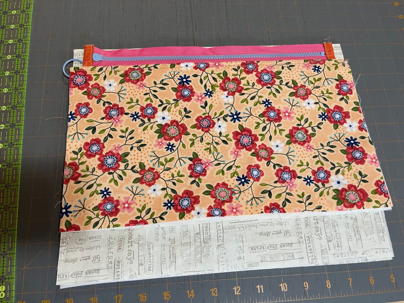 How to Sew a Simple Zippered Pouch (Beginner-Friendly Tutorial ...