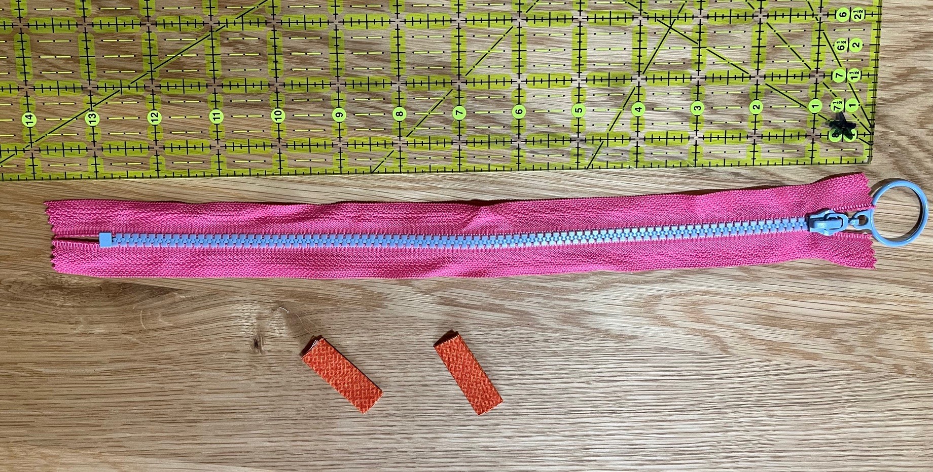 How to Sew a Simple Zippered Pouch (Beginner-Friendly Tutorial ...