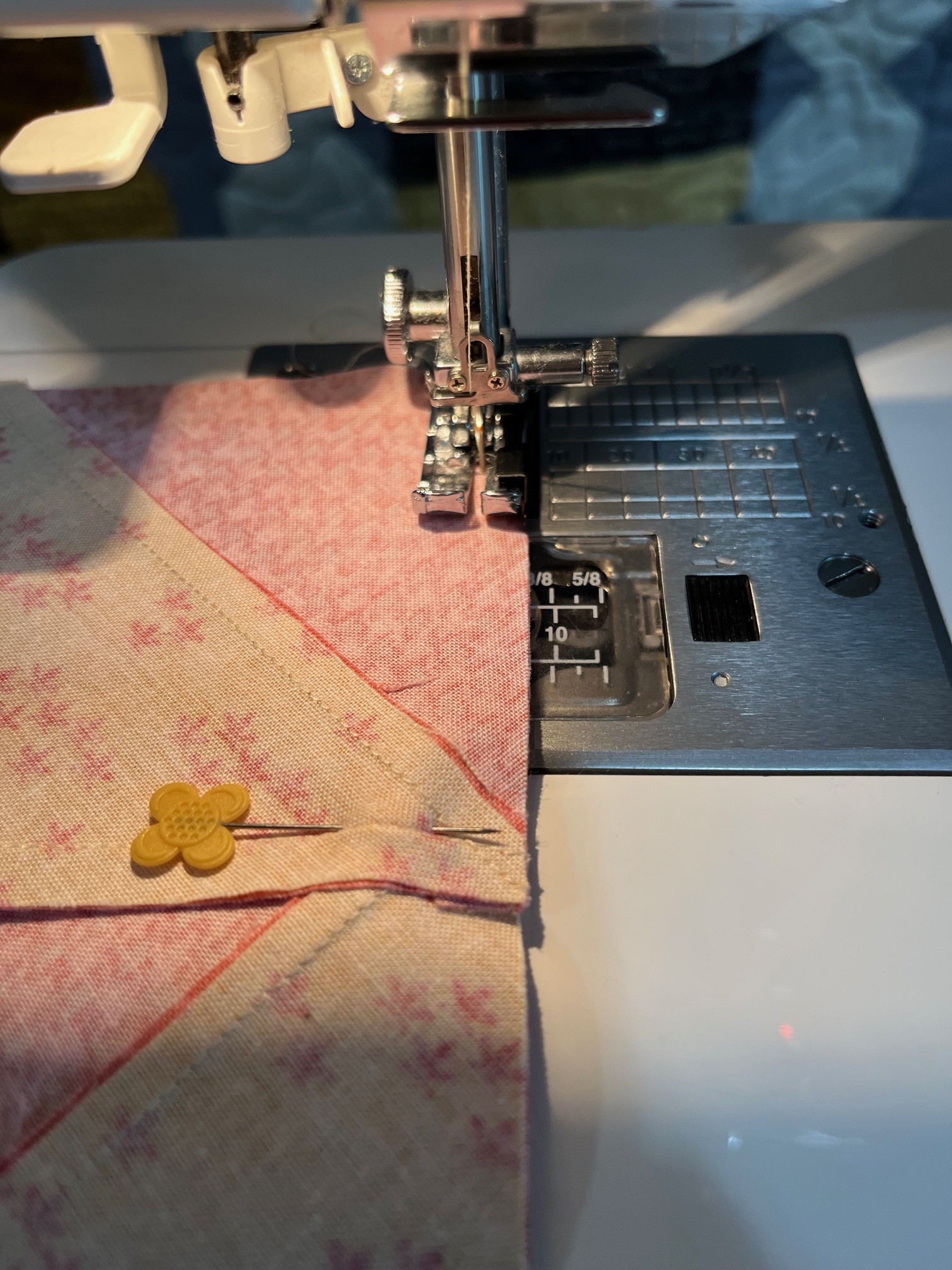 Easy Pinwheel Quilt Block for Beginners - lakegirlquilts